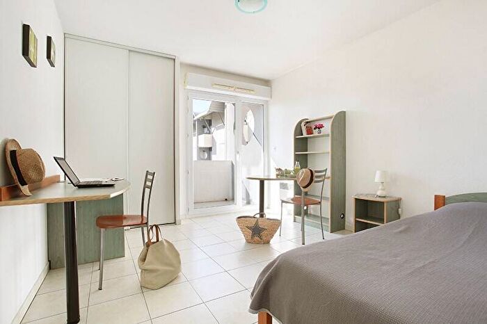 Appartement à louer - Garbejaire-Haut Sartoux, Valbonne - 1 pièce - 1 chambre