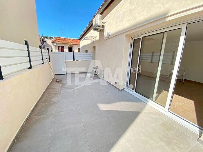 Appartement à louer - Mont Saint Clair-Hôtel de Ville, Sète - 4 pièces - 3 chambres