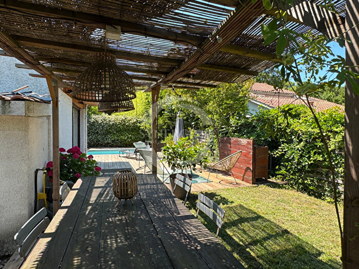 Maison à vendre - Mérignac, Centre-ville - 5 pièces - 3 chambres