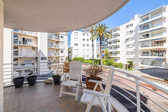 Appartement à vendre - Cannes, Pointe Croisette - 3 pièces - 2 chambres