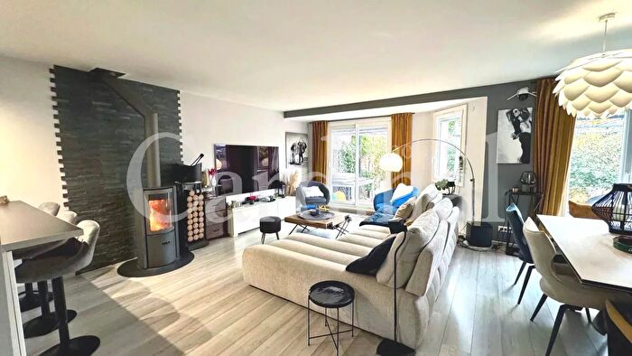 Maison à vendre - Noisy-le-Roi - 8 pièces - 6 chambres