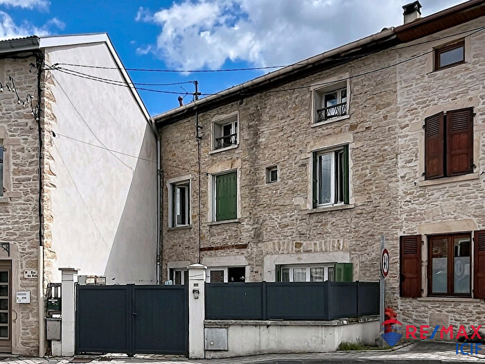 Maison 5 pièces à Saint-Alban-de-Roche, à vendre
