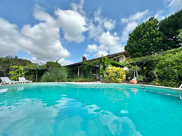 Maison à vendre - Mont-de-Marsan, Saint-Médard - 8 pièces - 4 chambres