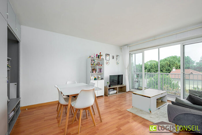 Appartement 2 pièces à vendre à Châtenay-Malabry, Petit Chatenay, Voltaire, Croix Blanche
