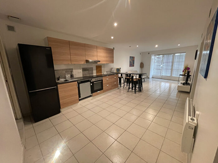 Appartement à vendre - Hyères, Centre-ville - 2 pièces - 1 chambre