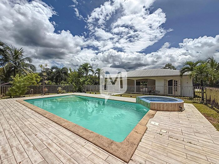 Maison à vendre - Matoury - 6 pièces - 4 chambres