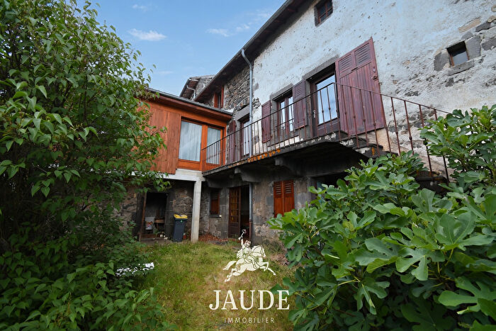 Maison 6 pièces à Orcines, à vendre