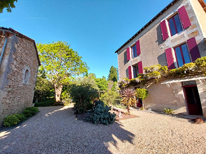 Smarves - Maison 9 pièces à vendre