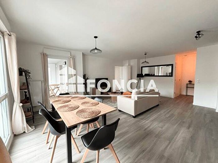 Appartement à louer - LOradou, Clermont-Ferrand - 4 pièces - 3 chambres