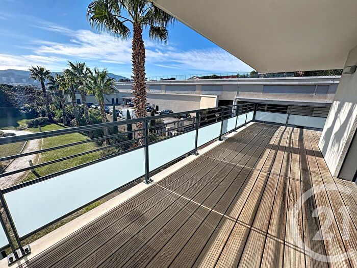 Appartement à louer - Marseille e , La Plage - 4 pièces - 3 chambres