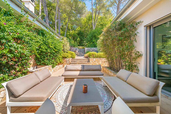 Maison à vendre - Mougins, Saint-Martin, Jylloue - 6 pièces