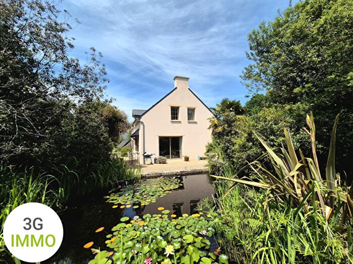 Lampaul-Guimiliau : Maison 5 pièces à vendre