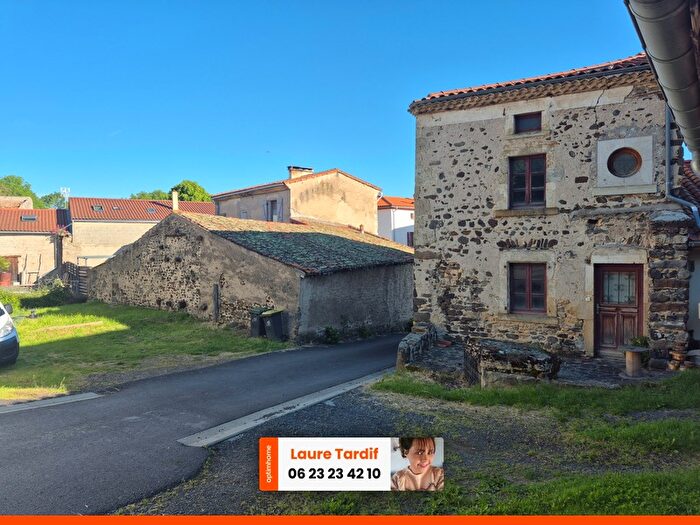 Maison 3 pièces à Saint-Julien-de-Coppel, à vendre