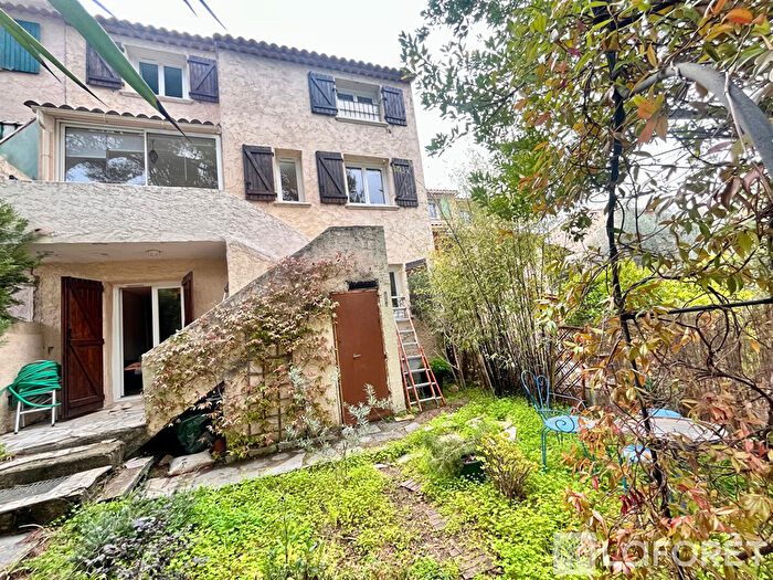 Maison à vendre - Carros - 6 pièces - 3 chambres