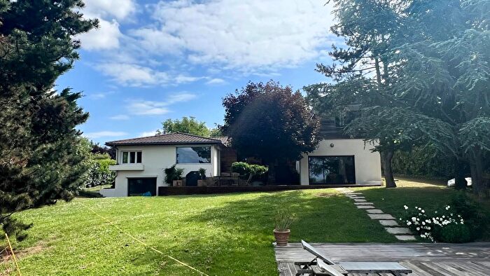 Maison 7 pièces à Lissieu, à vendre