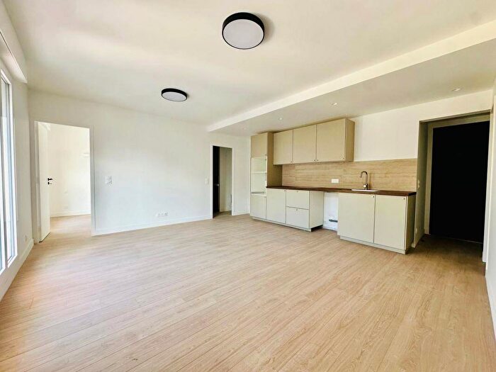 Appartement à louer - Cimetiere, Créteil - 3 pièces - 2 chambres