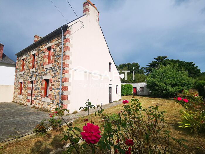 Maison à vendre - Plougrescant - 7 pièces - 5 chambres