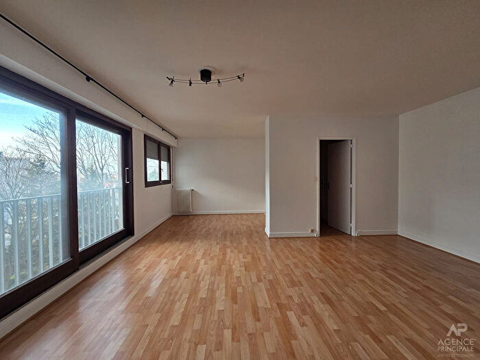 Appartement à louer - Rueil-Malmaison, Plaine Gare - 2 pièces - 1 chambre