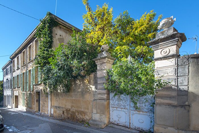 Maison à vendre - Salon-de-Provence, Centre-ville - 8 pièces - 5 chambres