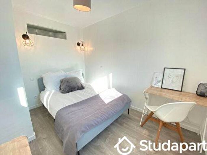 Appartement à louer - Centre Ville, Reims - 1 pièce - 1 chambre