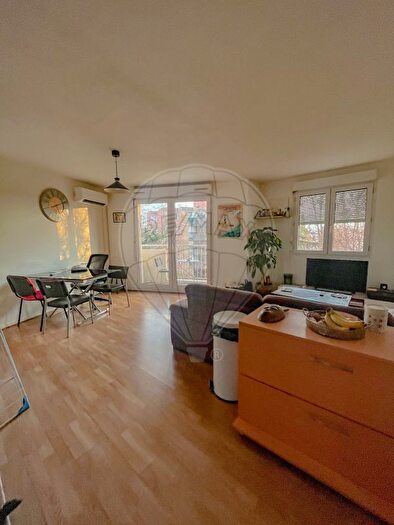 Maisons à vendre et appartements à louer - 1