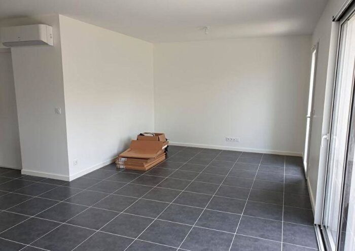 Maison à louer - La Lande-de-Fronsac - 4 pièces - 3 chambres