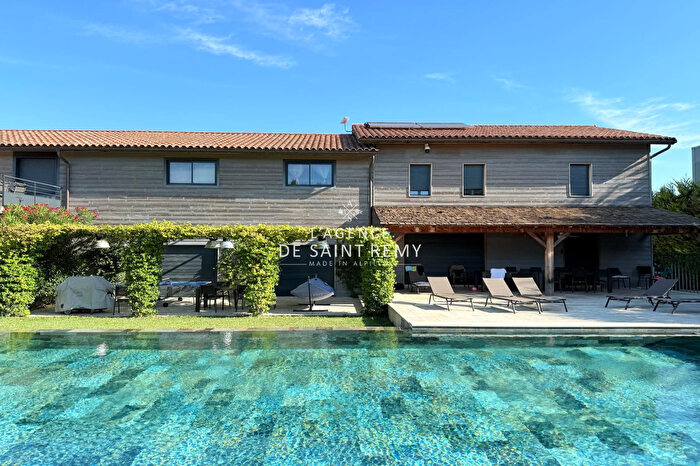 Maison à vendre - Saint-Rémy-de-Provence - 14 pièces - 9 chambres