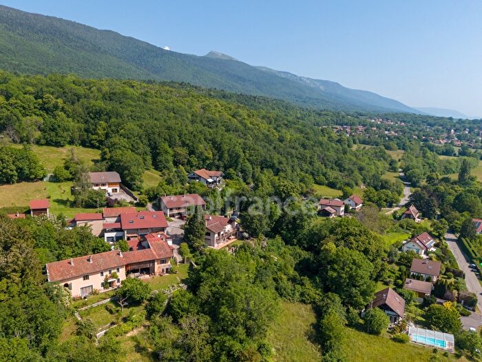 Maison 5 pièces à vendre à Péron