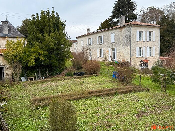 Maison à vendre - Chaniers - 7 pièces - 5 chambres
