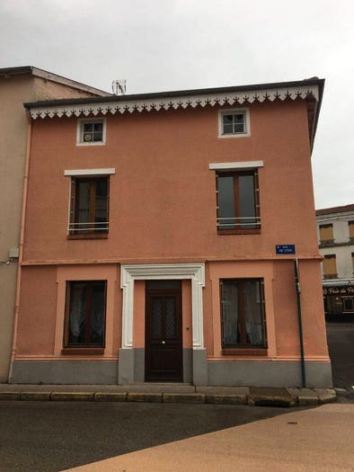 Maison 4 pièces à Chazelles-sur-Lyon, à louer