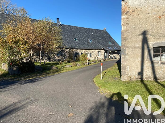 Maison à vendre - Chastreix - 1 pièce - 6 chambres