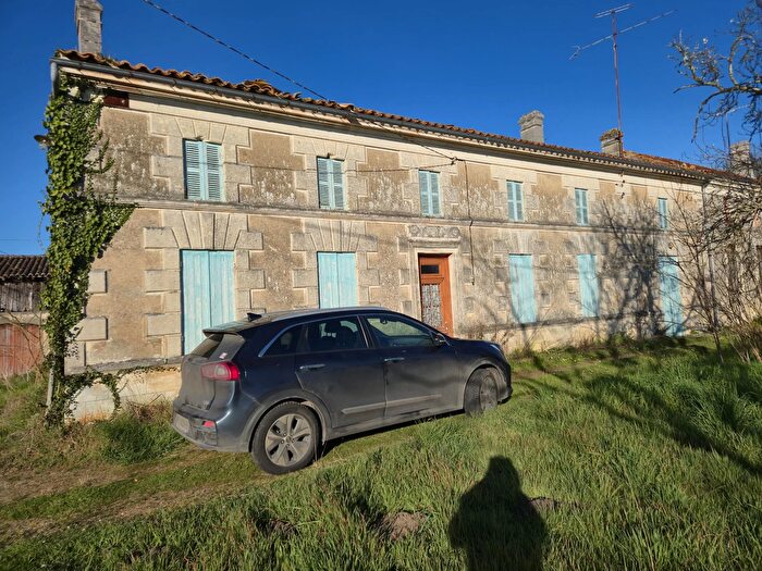 Maison à vendre - Donnezac - 6 pièces - 2 chambres