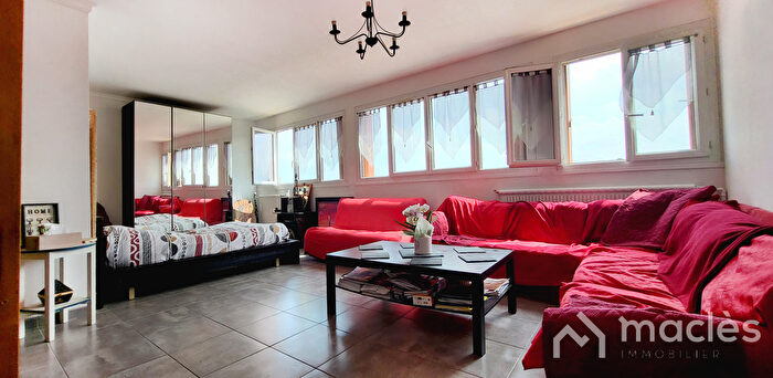 Appartement à vendre - Neuilly-sur-Marne - 4 pièces - 2 chambres