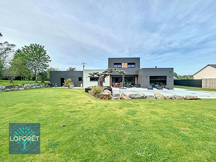 Maison à vendre - Saint-Brice-en-Coglès - 5 pièces - 4 chambres