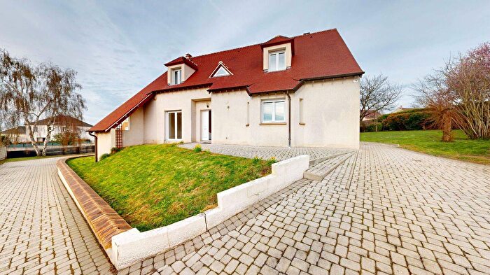 Maison 7 pièces à louer à Mareuil-lès-Meaux