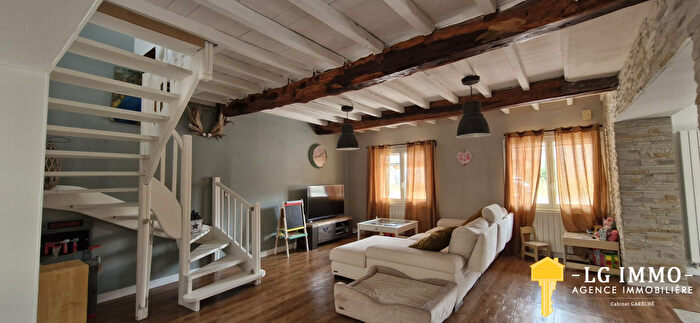 Maison à vendre - Saint-Ciers-du-Taillon - 5 pièces - 4 chambres