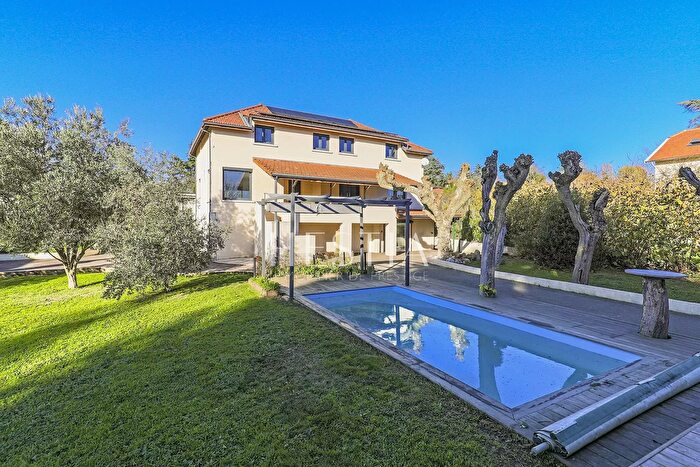 Maison à vendre - Rillieux-la-Pape - 9 pièces - 7 chambres