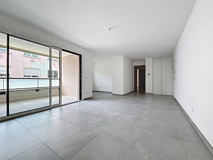 Appartement à vendre - Annemasse, Centre-ville - 3 pièces - 2 chambres