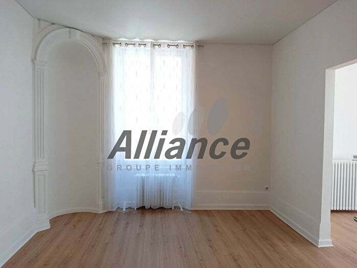 Appartement à louer - Luxeuil-les-Bains - 4 pièces - 2 chambres