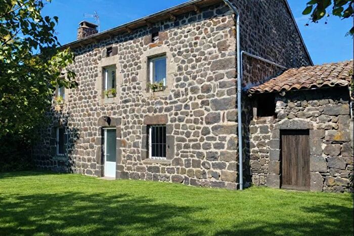 Maison à vendre - Alleyrac - 6 pièces - 5 chambres