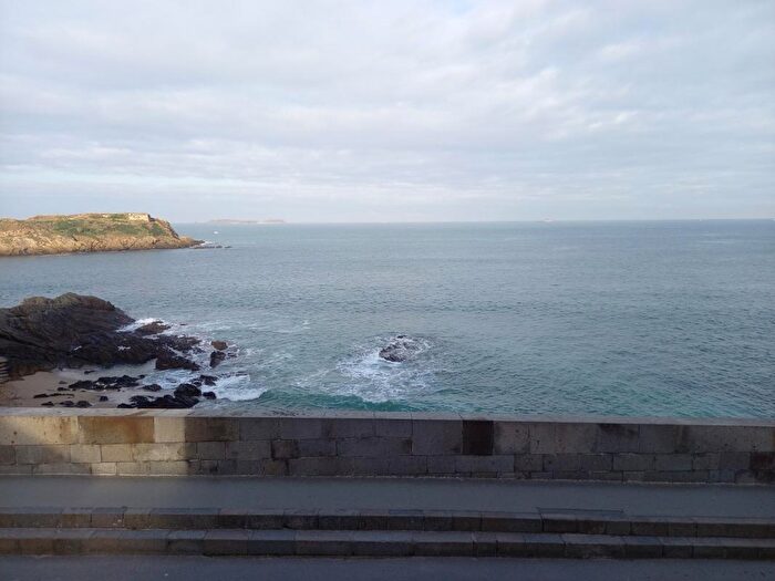 Appartement à louer - Saint-Malo, Intra-Muros - 3 pièces - 2 chambres