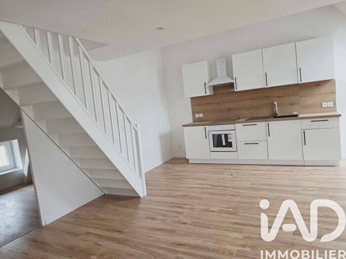 Bourg et Hameaux Rive Droite, Villeneuve-sur-Yonne - Appartement 4 pièces à louer