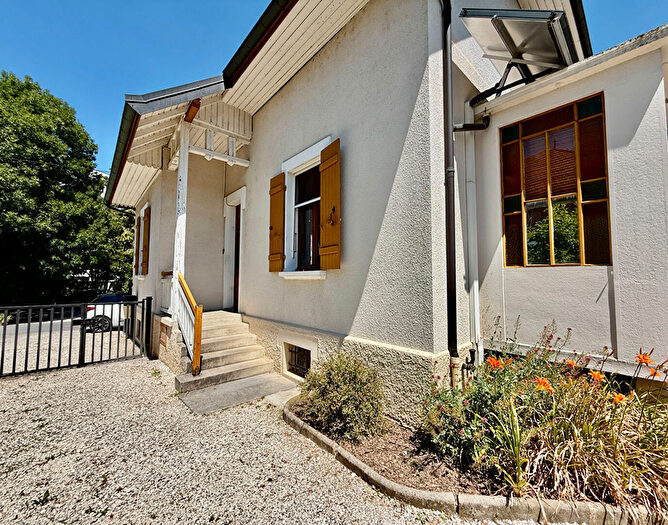 Maison 6 pièces à vendre à Rumilly, Centre-ville