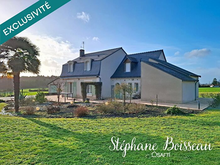 Maison à vendre - Seiches-sur-le-Loir - 10 pièces - 4 chambres