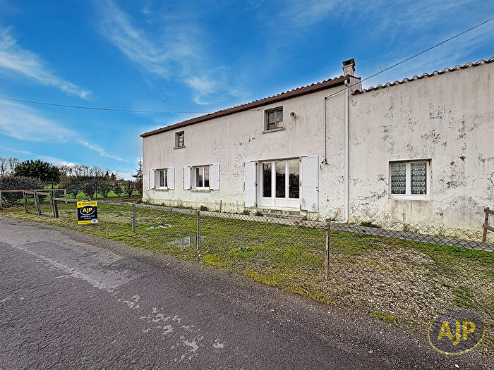 Maison à vendre - Saint-Christophe-du-Ligneron - 6 pièces - 4 chambres