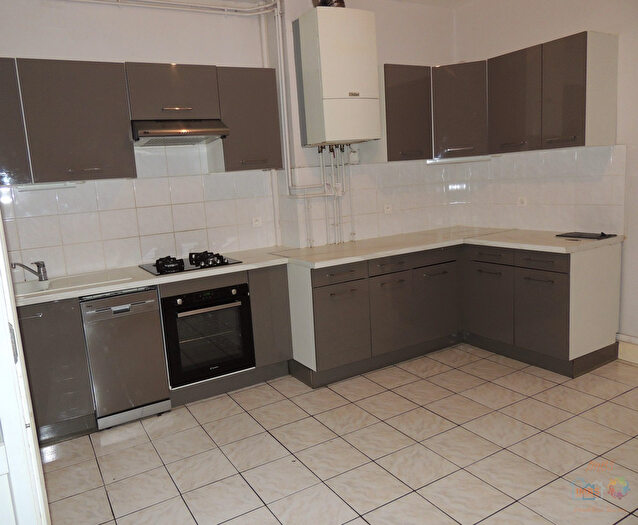 Appartement à louer - Strasbourg, Neudorf, Etoile, Gare, Schluthfeld - 4 pièces - 3 chambres