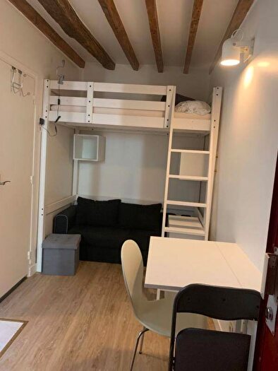 Buttes Chaumont, Paris 19ème arrondissement : Appartement 1 pièce à louer