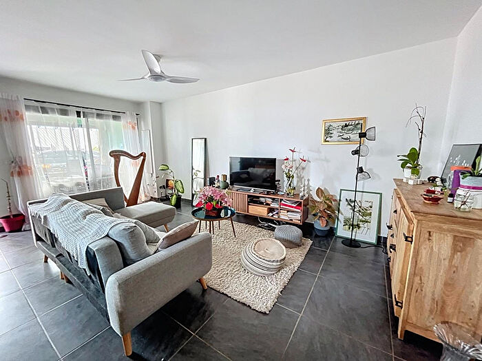 Appartement à vendre - Les Avirons, Centre-ville, Bois de Nèfles, Le Ruisseau - 4 pièces - 3 chambres