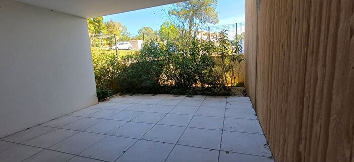 Appartement à louer - La Bouverie, Roquebrune-sur-Argens - 2 pièces - 1 chambre
