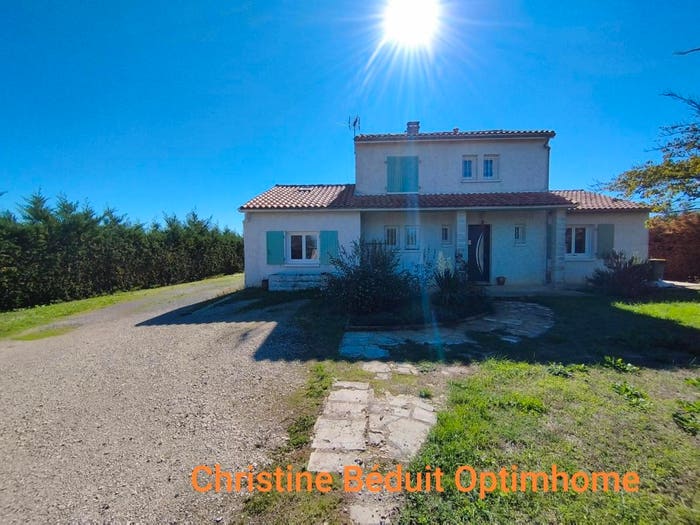 Maison 5 pièces à vendre à Coulgens